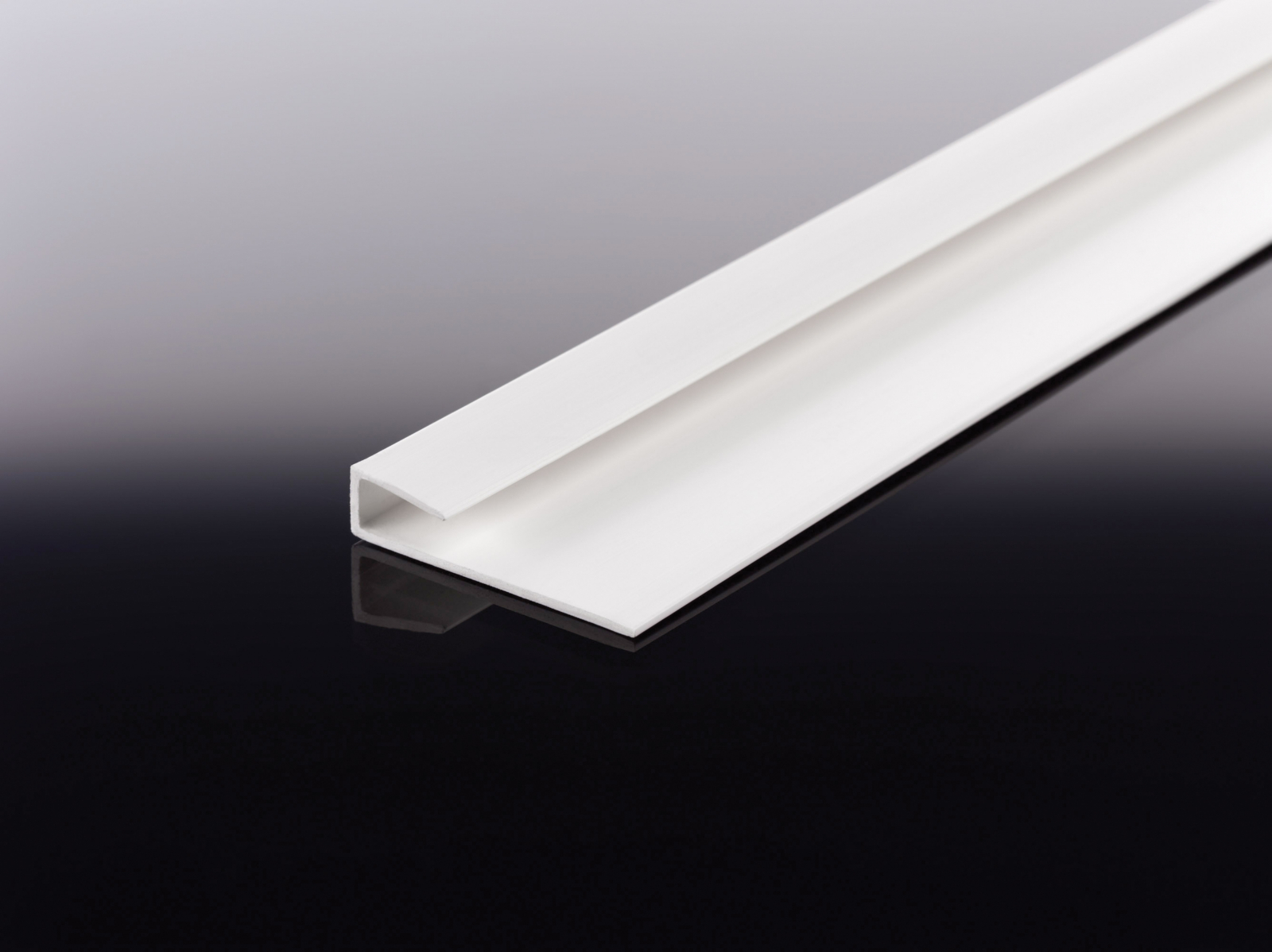 Abschlussprofil TUJ TEJEPLAN 2,5m weiß PVC für 6mm Platten